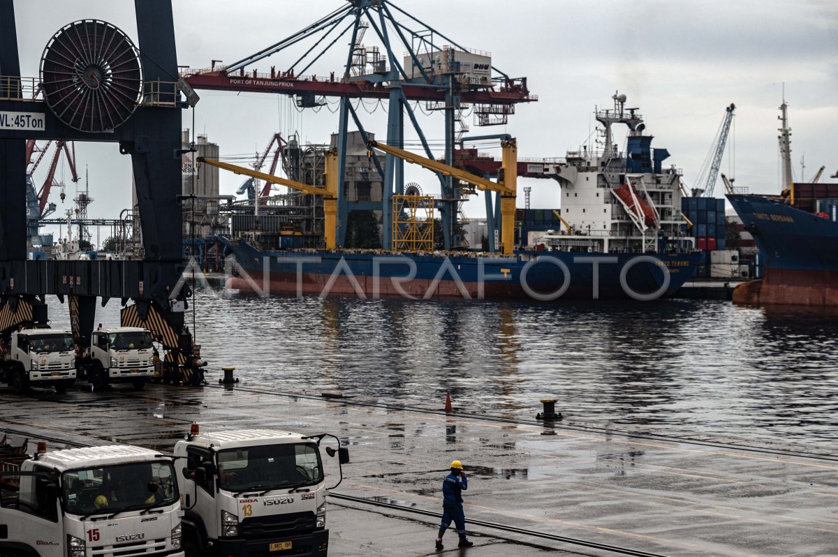 Neraca perdagangan Mei 2023 | ANTARA Foto Neraca perdagangan Mei 2023 | ANTARA Foto