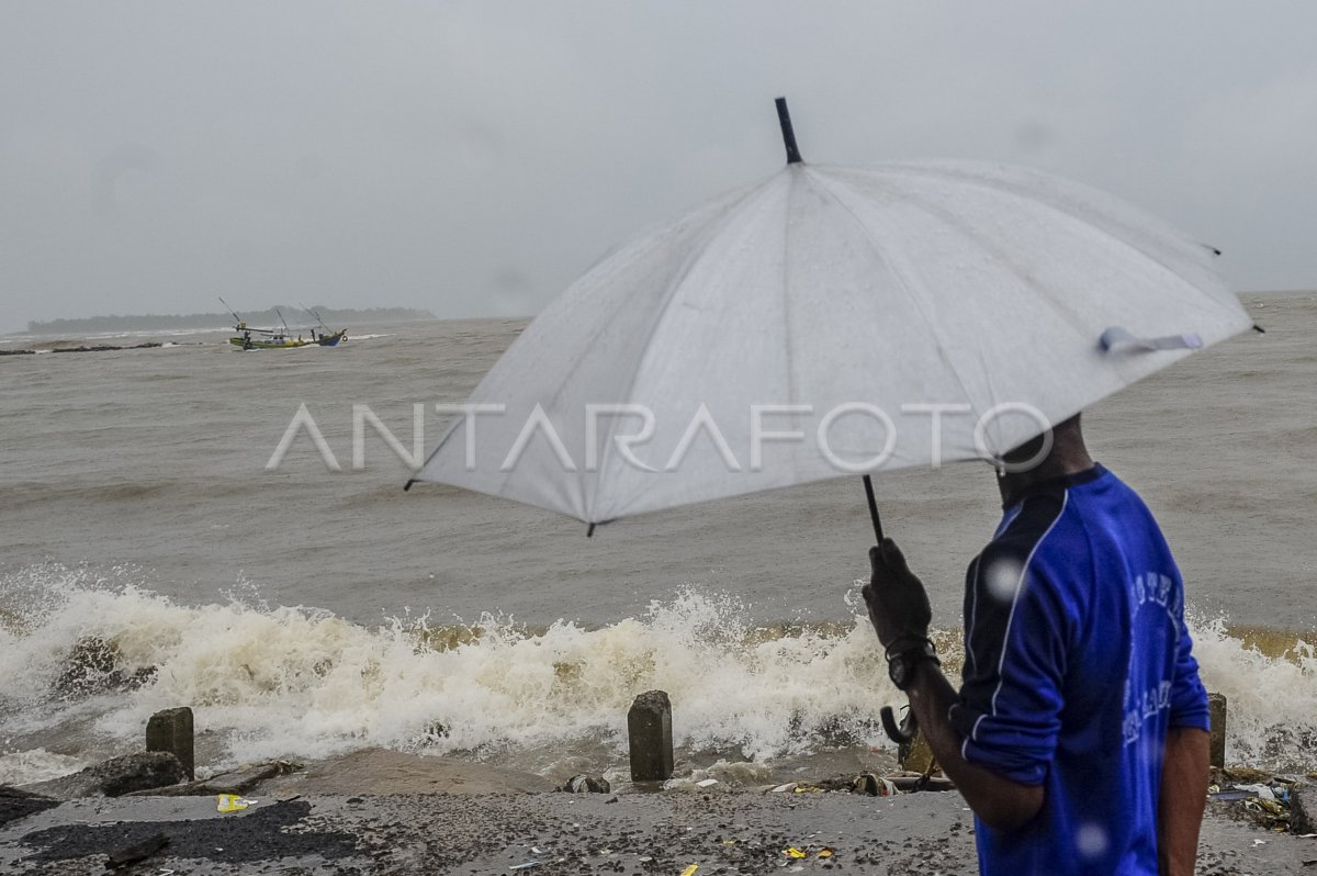 Waspada Gelombang Tinggi Di Perairan Selat Sunda Antara Foto