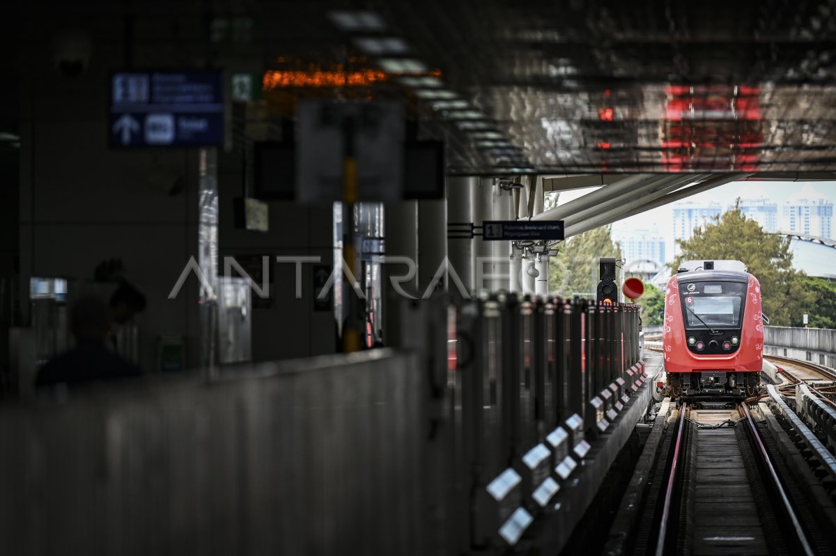 Target jumlah penumpang LRT Jakarta 2024 | ANTARA Foto Target jumlah penumpang LRT Jakarta 2024 | ANTARA Foto