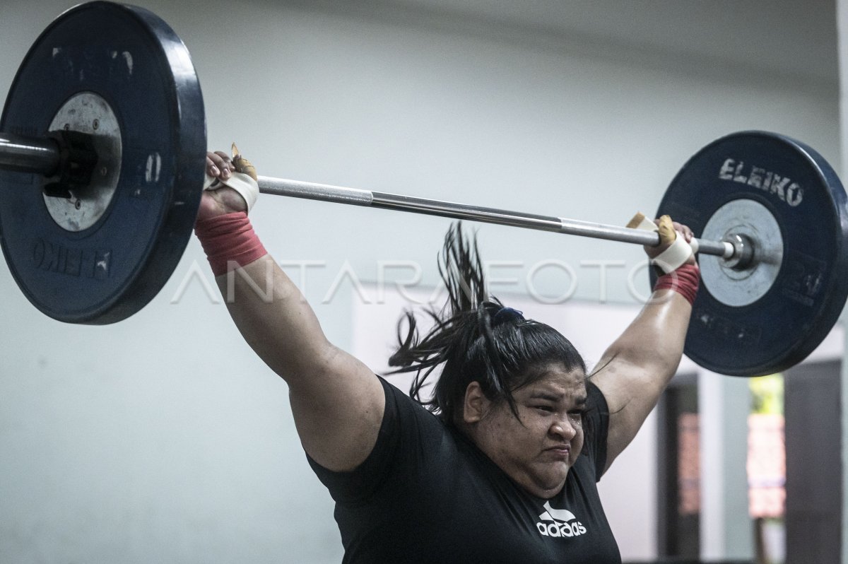 Pelatnas angkat berat jelang Olimpiade Paris 2024 | ANTARA Foto