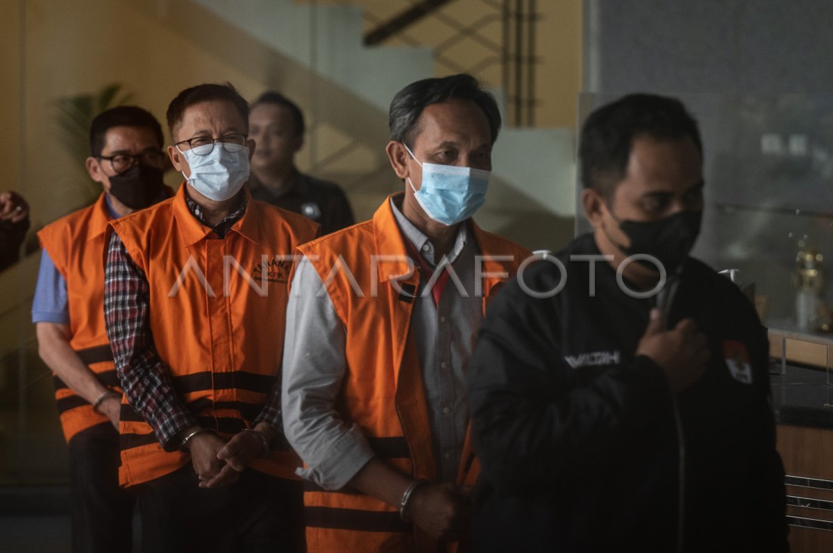 KPK tahan tersangka korupsi pengadaan lahan PTPN | ANTARA Foto KPK tahan tersangka korupsi pengadaan lahan PTPN | ANTARA Foto