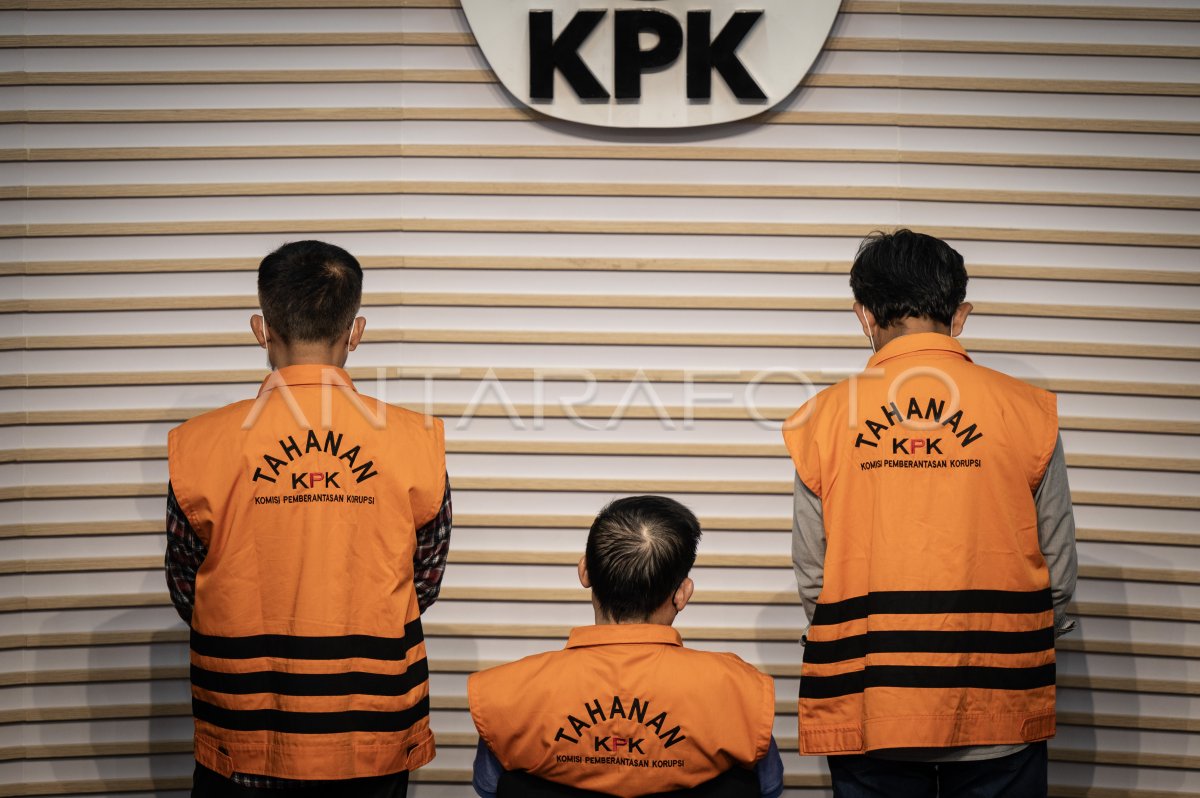 KPK tahan tersangka korupsi pengadaan lahan PTPN | ANTARA Foto KPK tahan tersangka korupsi pengadaan lahan PTPN | ANTARA Foto