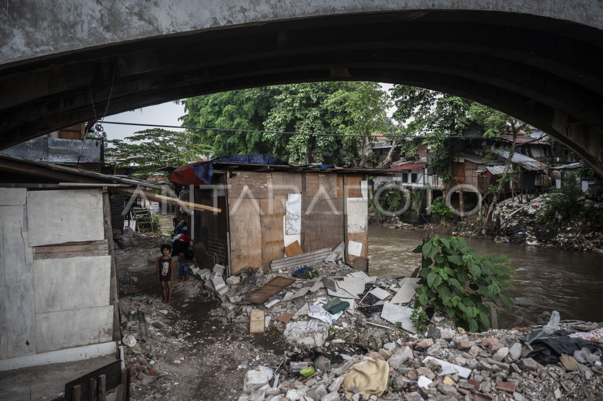 Kelanjutan normalisasi Sungai Ciliwung | ANTARA Foto