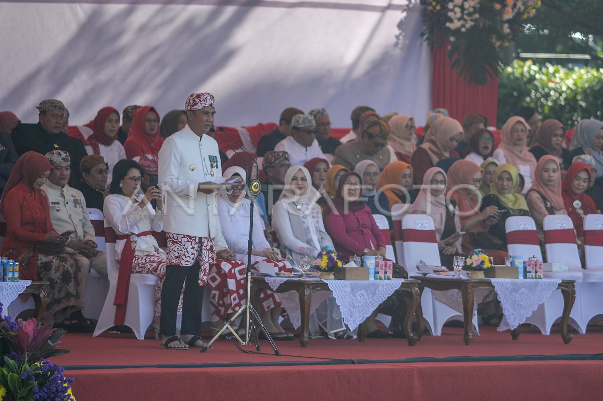 Upacara Peringatan Hari Jadi Jawa Barat | ANTARA Foto Upacara Peringatan Hari Jadi Jawa Barat | ANTARA Foto