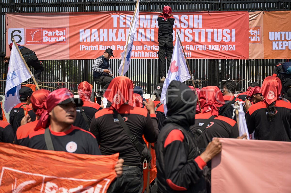 Aksi tolak revisi UU Pilkada di Jakarta | ANTARA Foto Aksi tolak revisi UU Pilkada di Jakarta | ANTARA Foto
