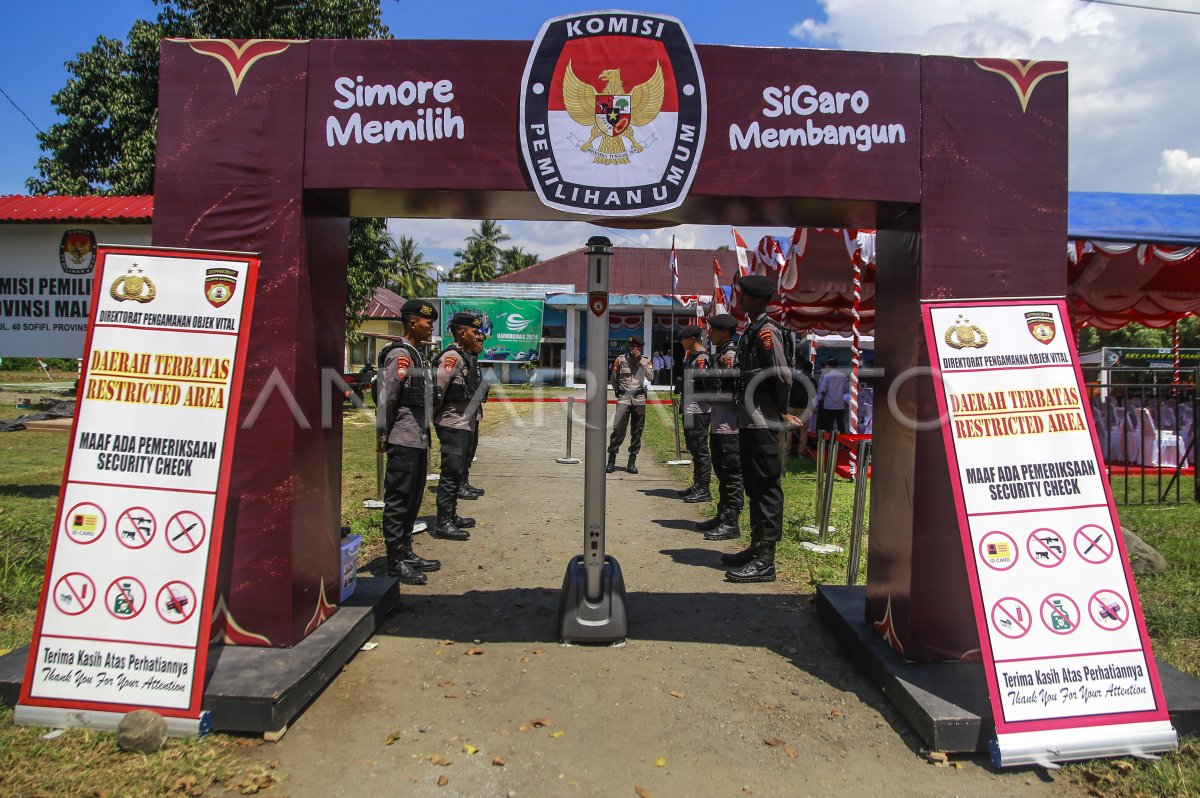 Pengamanan pengundian nomor urut Pilkada Maluku Utara | ANTARA Foto