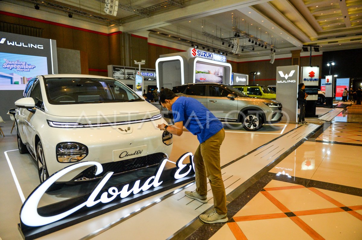 Pameran otomotif GIIAS 2024 di Bandung | ANTARA Foto