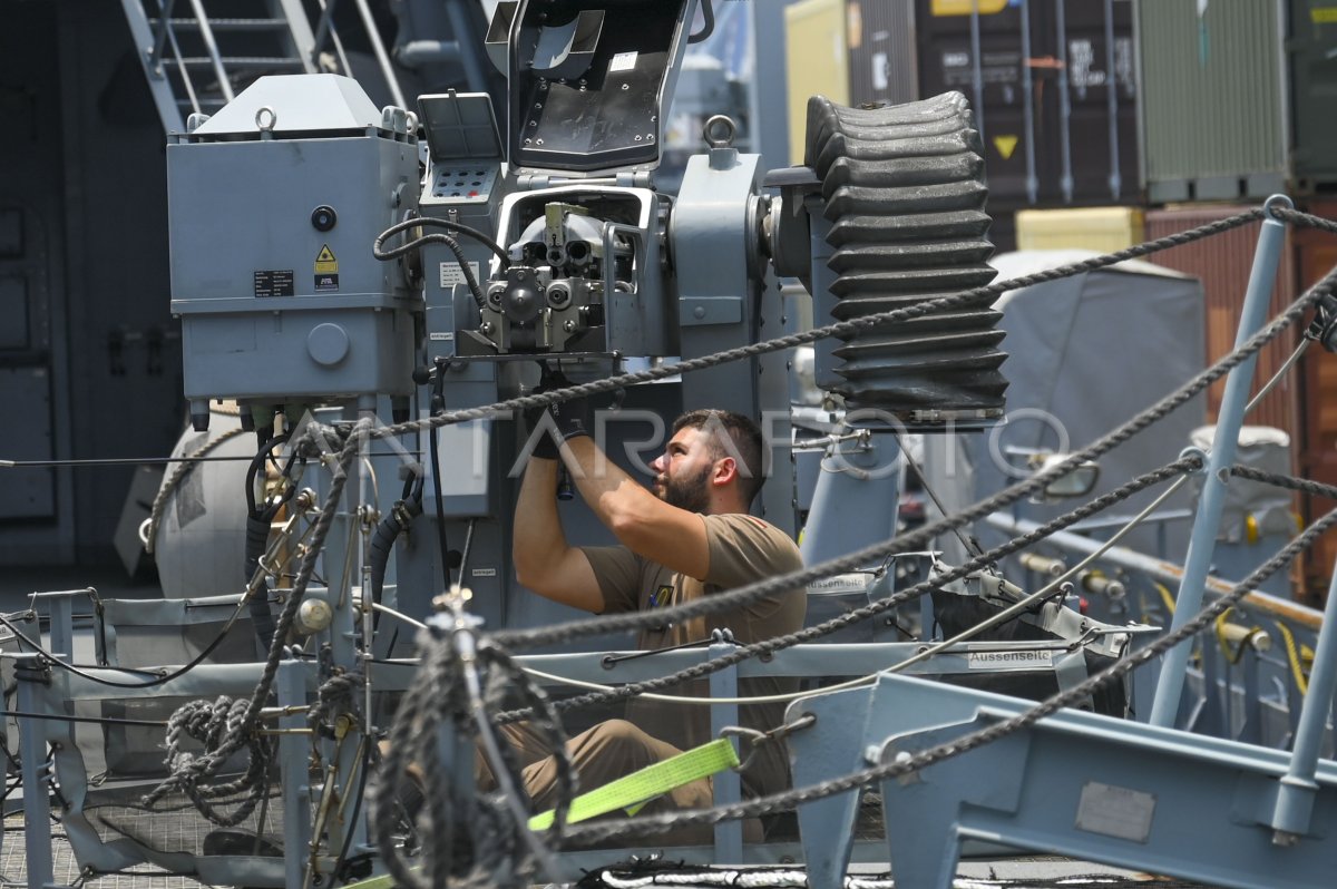 Kapal perang Jerman berlabuh di Jakarta | ANTARA Foto
