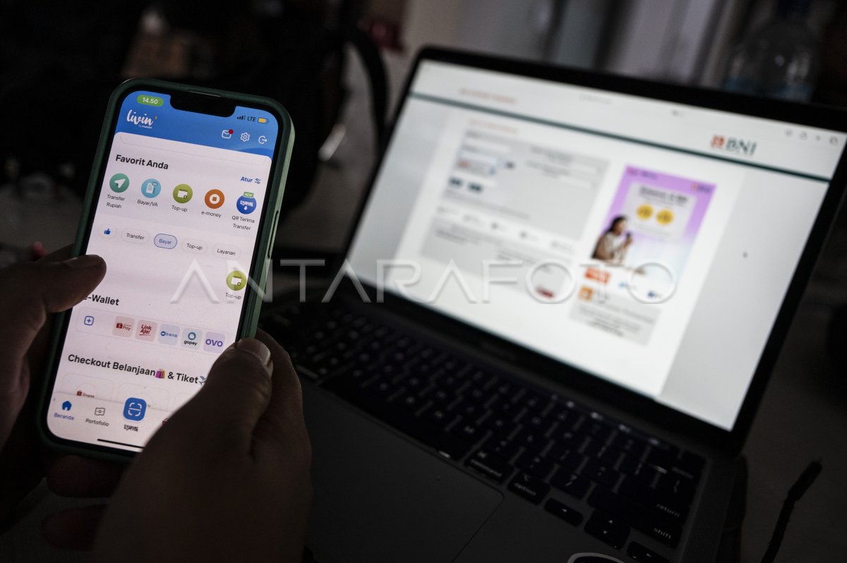 Transaksi digital perbankan triwulan III 2024 | ANTARA Foto