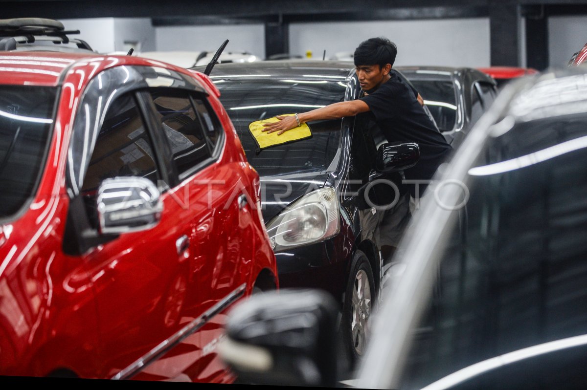 Kenaikan tarif PPN penjualan mobil 2025 | ANTARA Foto