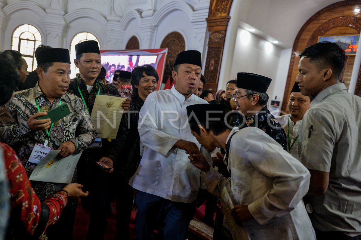 Menteri ATR/BPN serahkan sertipikat tanah di Banten | ANTARA Foto