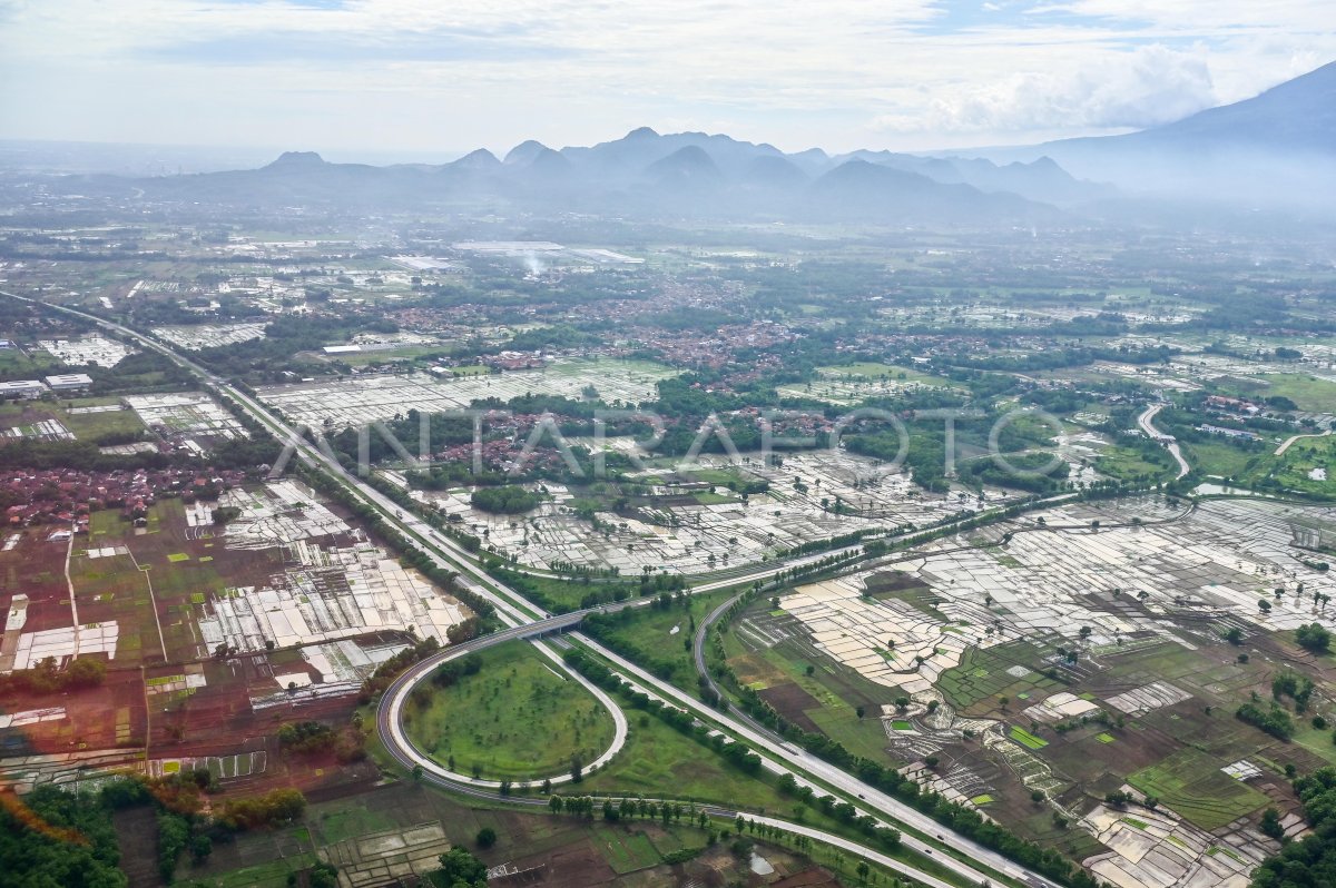 Patrulla aérea de operaciones de seguridad Nataru en la isla Java ...