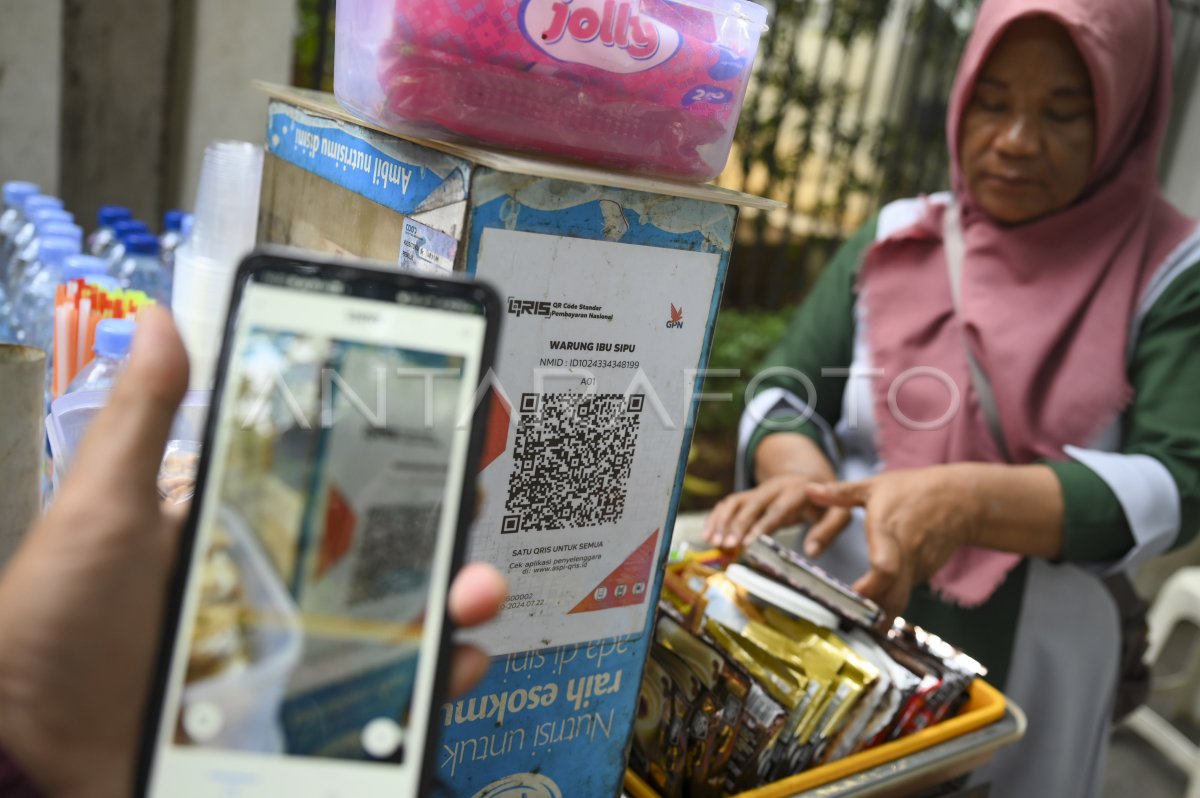 Volume transaksi QRIS tumbuh 175,2 persen | ANTARA Foto