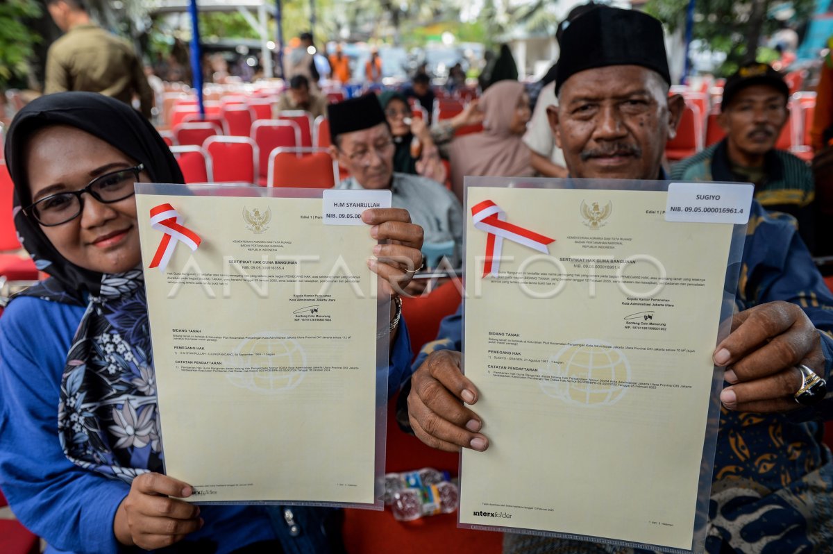 Menteri ATR/BPN serahkan SHGB di Jakarta | ANTARA Foto