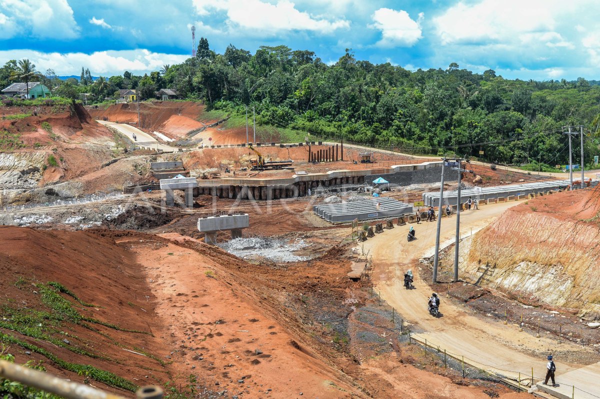 Kelanjutan pembangunan jalan tol Serang-Panimbang | ANTARA Foto