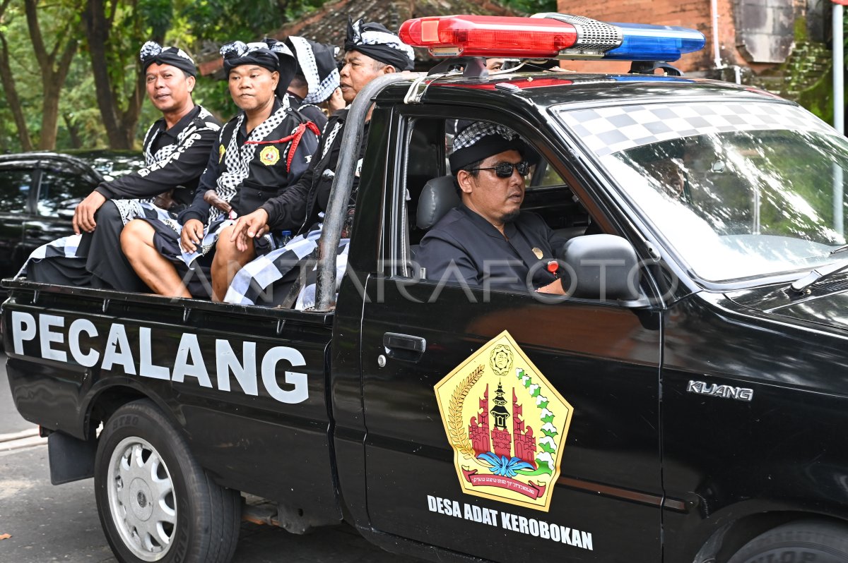 Gelar Agung Pecalang Bali | ANTARA Foto