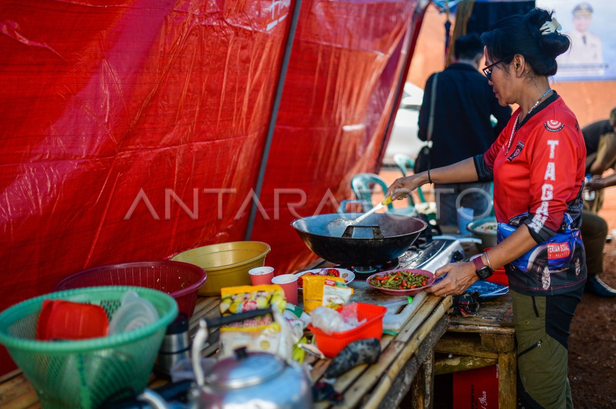 Dapur umum penyintas bencana di Lebak | ANTARA Foto