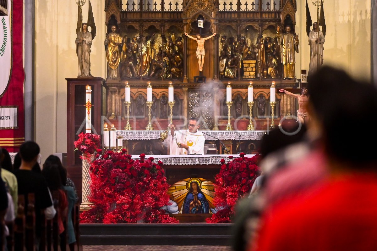Ibadah Kenaikan Yesus Kristus di Gereja Katedral | ANTARA Foto