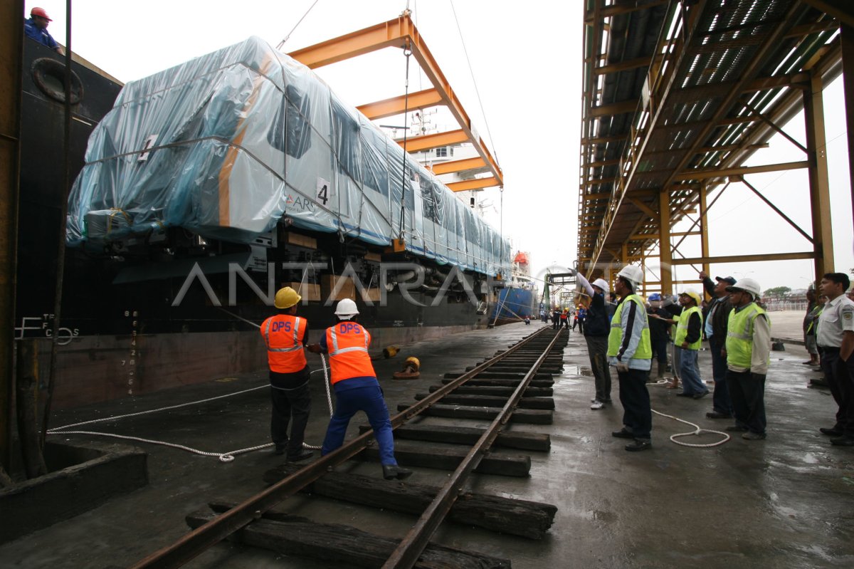 KERETA API BANDARA KUALANAMU | ANTARA Foto KERETA API BANDARA KUALANAMU | ANTARA Foto