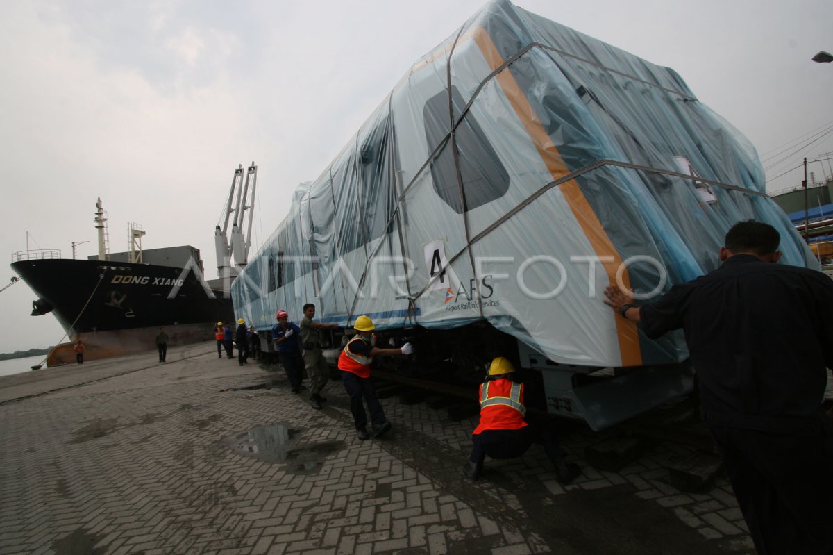 KERETA API BANDARA KUALANAMU | ANTARA Foto KERETA API BANDARA KUALANAMU | ANTARA Foto