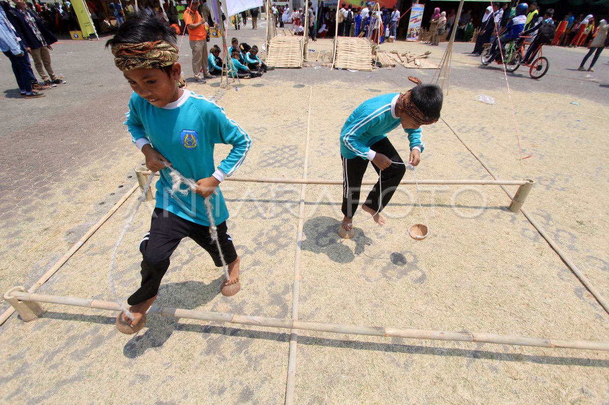 LOMBA PERMAINAN TRADISIONAL | ANTARA Foto