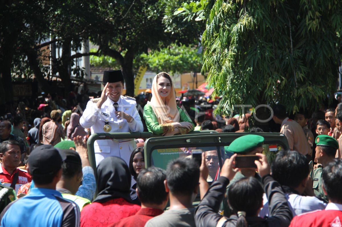 HARI PERTAMA KERJA BUPATI | ANTARA Foto HARI PERTAMA KERJA BUPATI | ANTARA Foto
