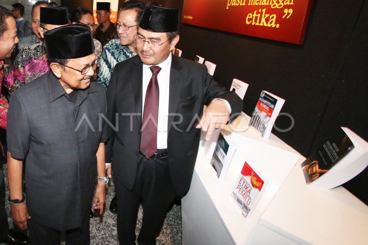 PELUNCURAN BUKU JIMLY ASSHIDDIQIE | ANTARA Foto