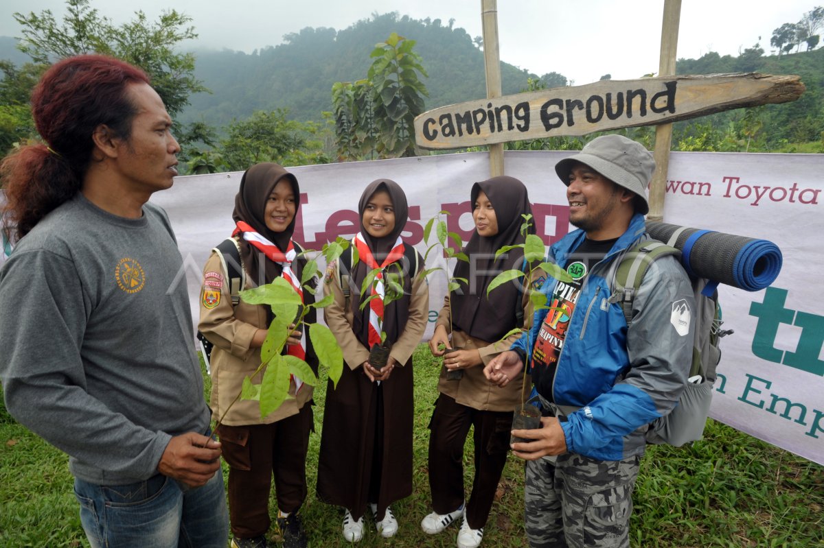 TOYOTA ENVIRONMENTAL CONSERVATION ACTION | ANTARA Foto TOYOTA ENVIRONMENTAL CONSERVATION ACTION | ANTARA Foto