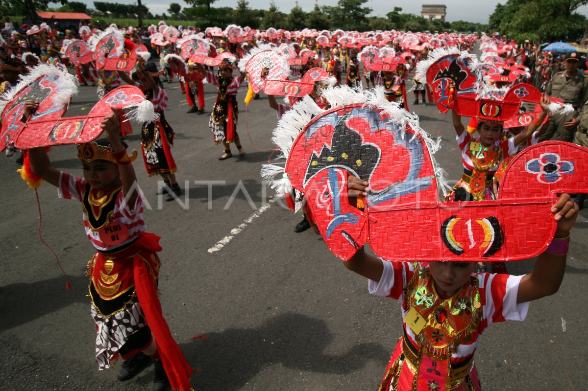 TARI KOLOSAL JARANAN PELAJAR | ANTARA Foto TARI KOLOSAL JARANAN PELAJAR | ANTARA Foto
