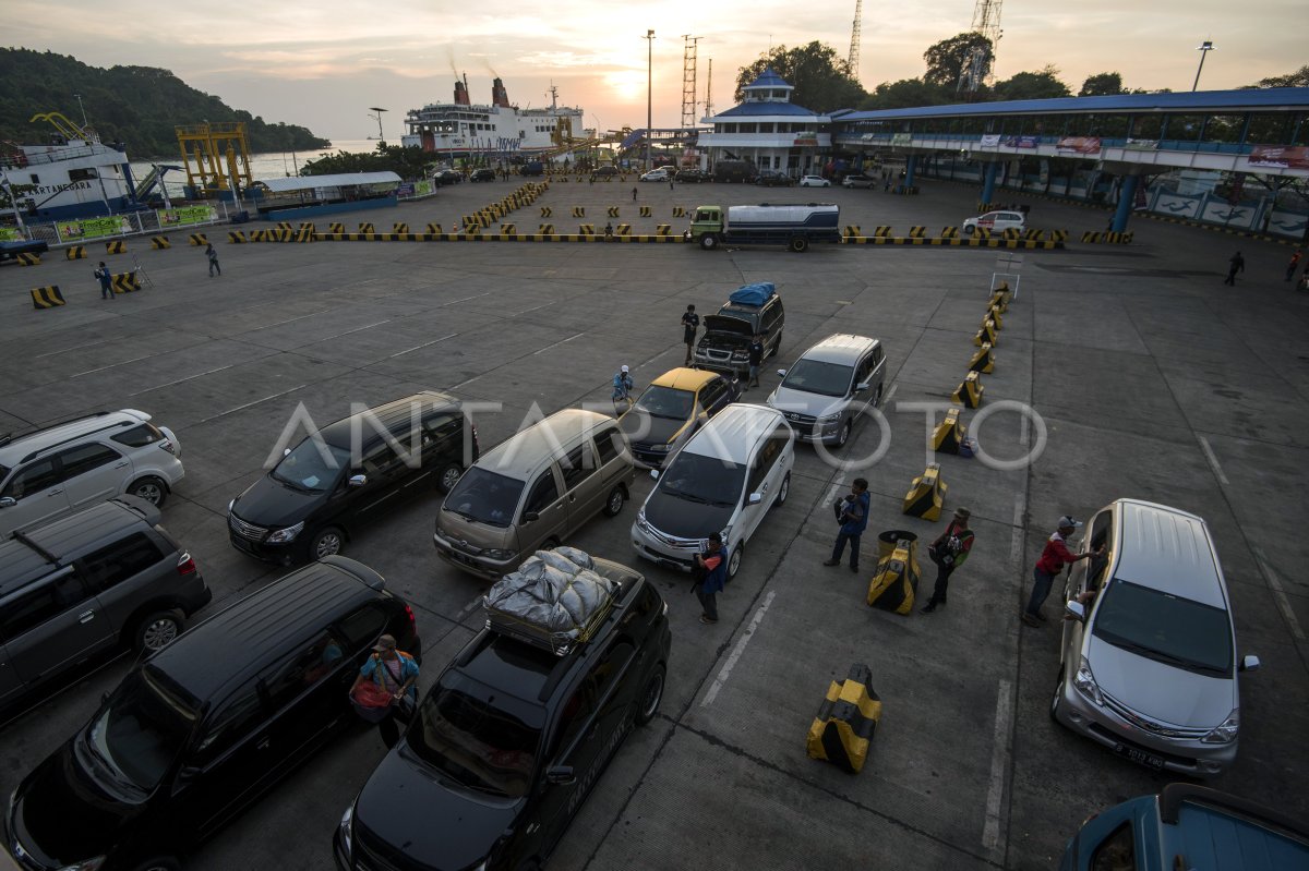 PREDIKSI PUNCAK ARUS MUDIK MERAK | ANTARA Foto