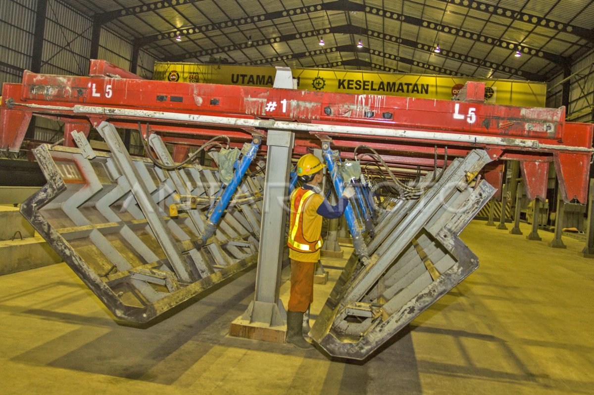 PERKEMBANGAN PEMBANGUNAN LRT | ANTARA Foto PERKEMBANGAN PEMBANGUNAN LRT | ANTARA Foto