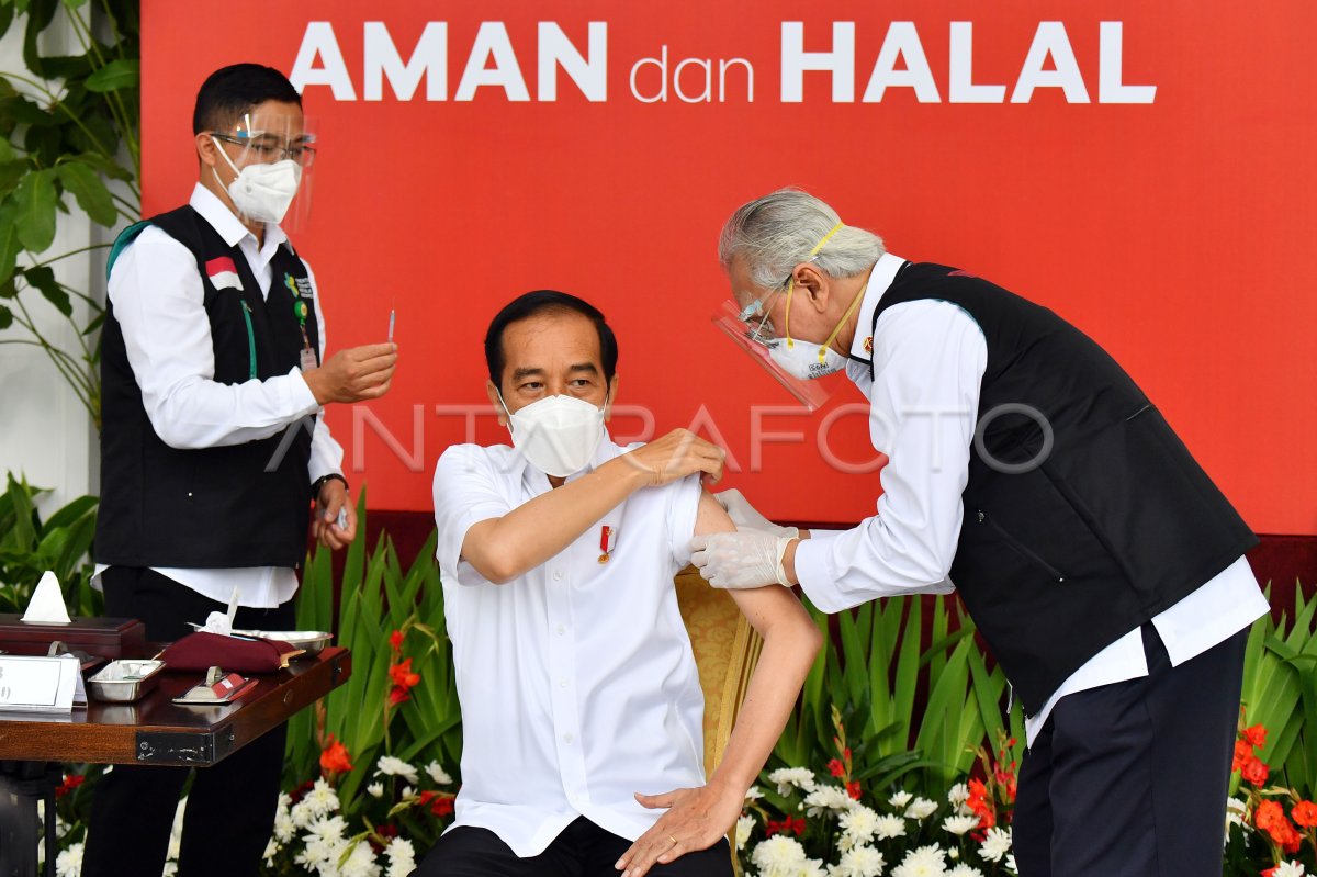PRESIDEN DISUNTIK VAKSIN COVID-19 | ANTARA Foto PRESIDEN DISUNTIK VAKSIN COVID-19 | ANTARA Foto