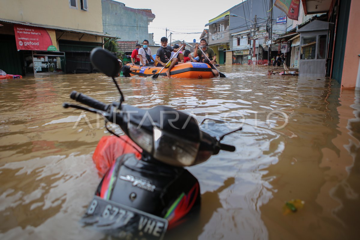 BANJIR DI CILEDUG INDAH | ANTARA Foto