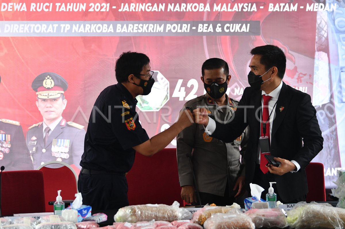 BARESKRIM DAN BEA CUKAI UNGKAP KASUS NARKOBA LINTAS NEGARA | ANTARA Foto