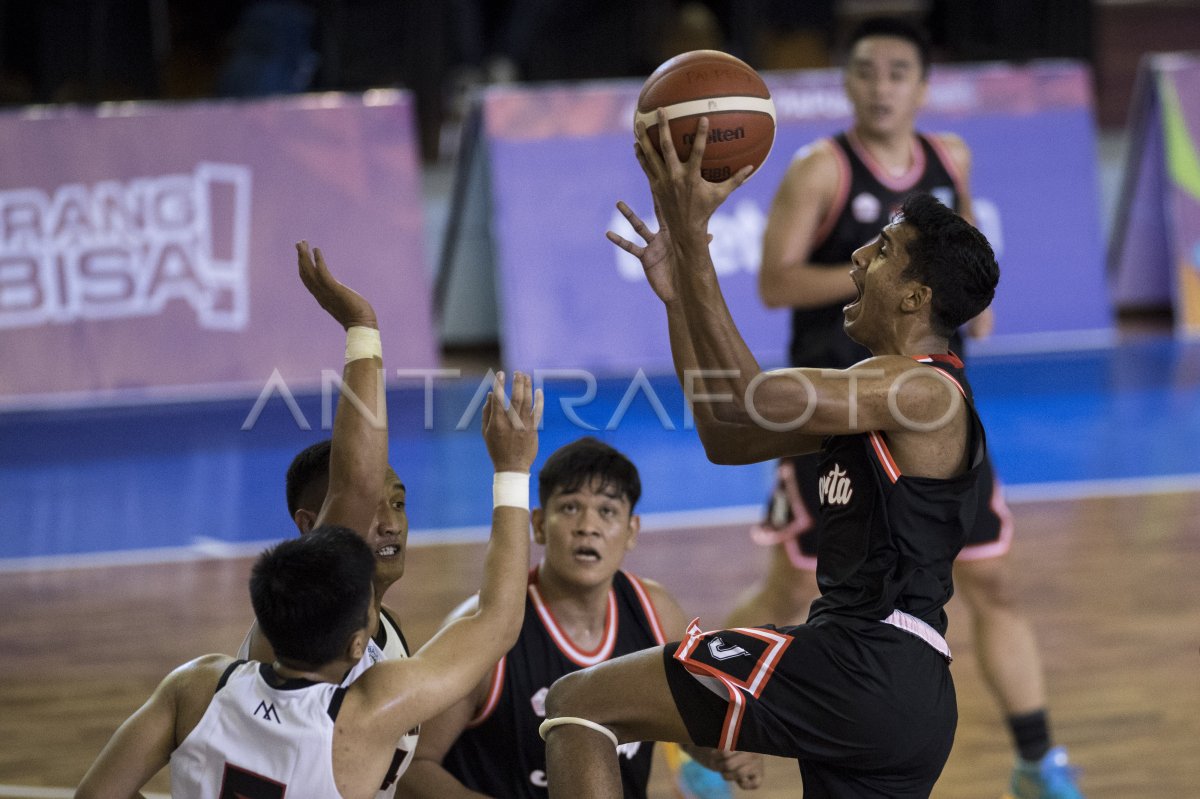 BASKET PUTRA JAKARTA KALAHKAN BASKET PUTRA KALSEL | ANTARA Foto