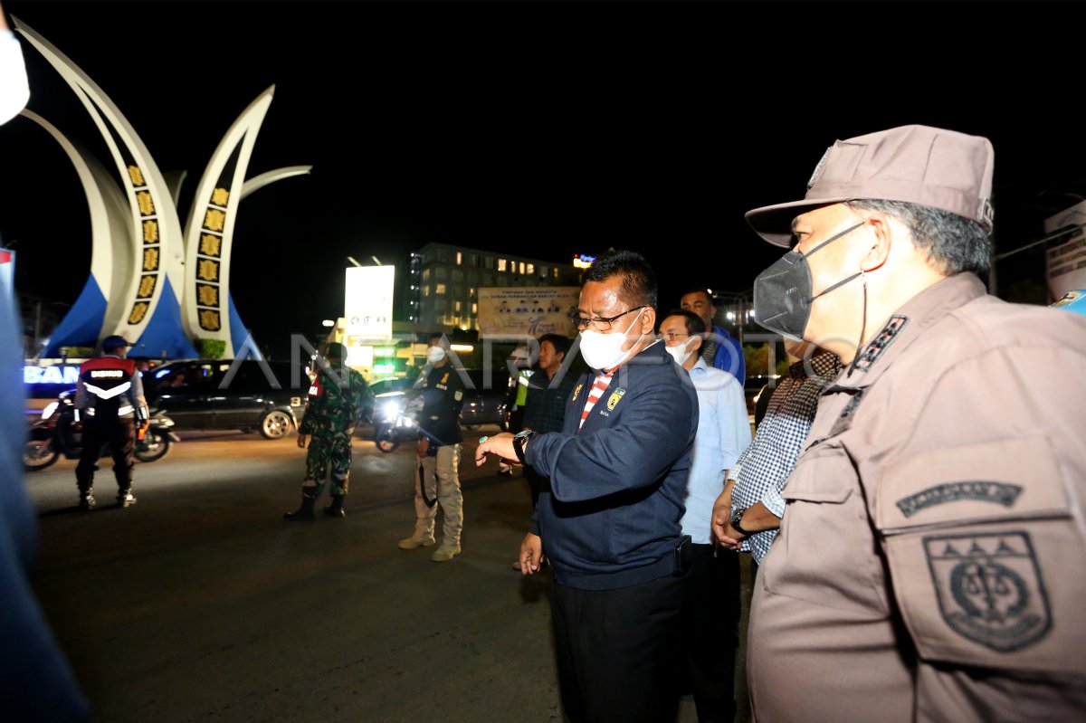 PENGAWASAN LARANGAN PERAYAAN TAHUN BARU | ANTARA Foto PENGAWASAN LARANGAN PERAYAAN TAHUN BARU | ANTARA Foto