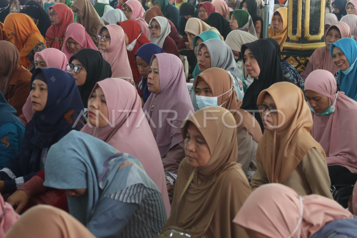 Insentif guru ngaji di Jombang | ANTARA Foto