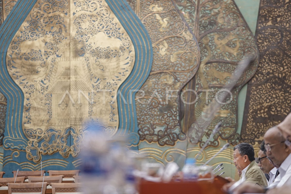 Raker Menteri ESDM dengan Komisi VII DPR | ANTARA Foto Raker Menteri ESDM dengan Komisi VII DPR | ANTARA Foto