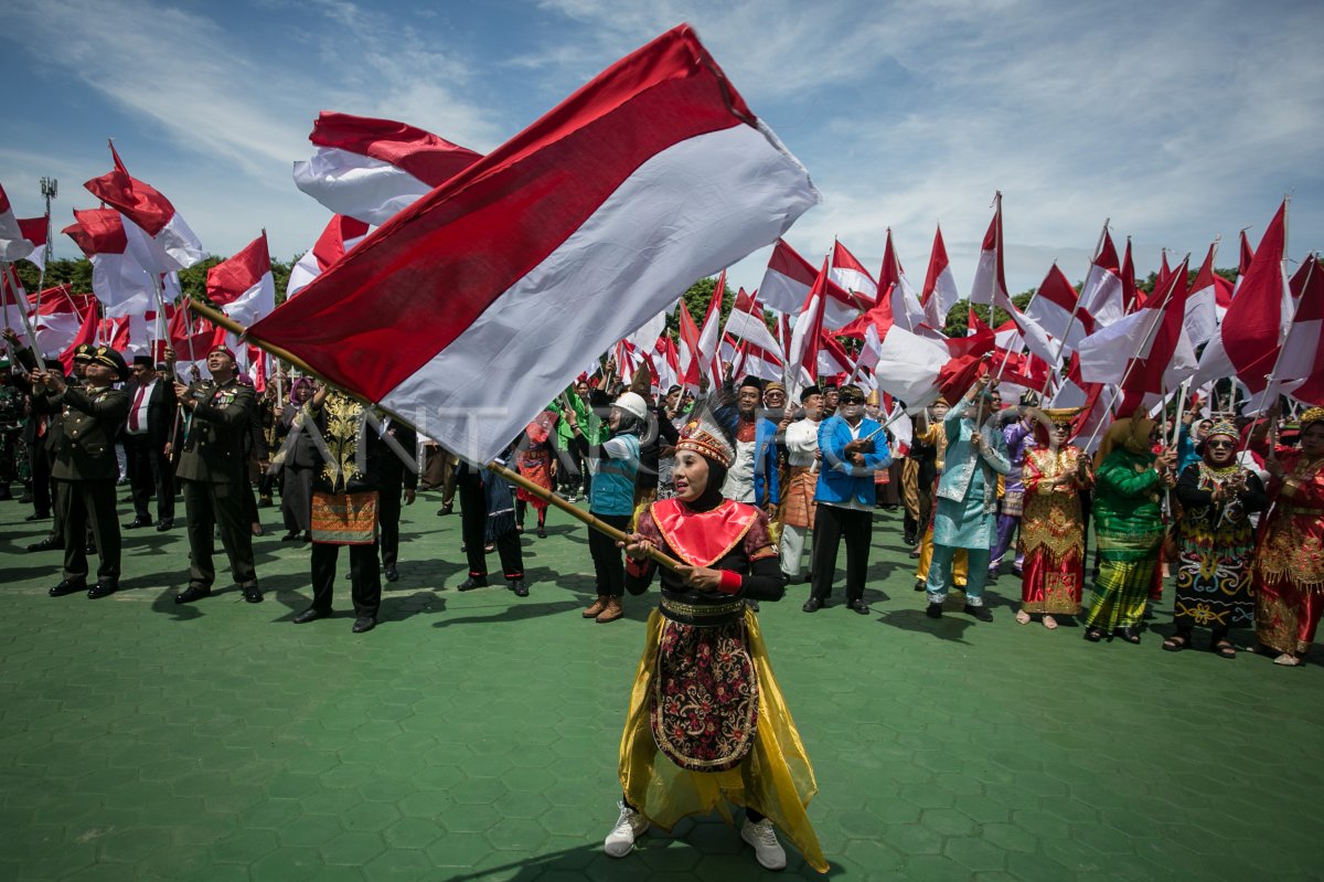 Pesta bendera HUT Kemerdekaan RI ke-78 | ANTARA Foto