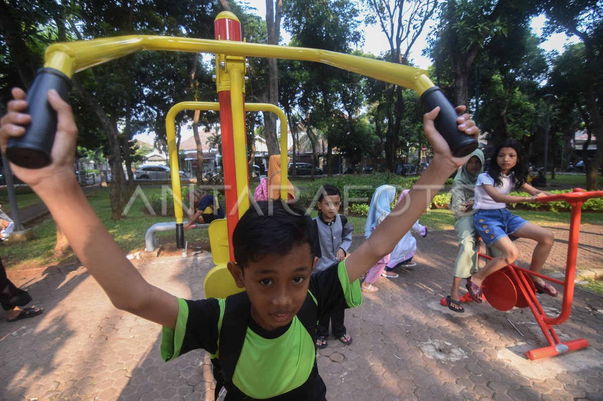 Pemprov DKI Jakarta tambah RTH atasi polusi udara | ANTARA Foto Pemprov DKI Jakarta tambah RTH atasi polusi udara | ANTARA Foto