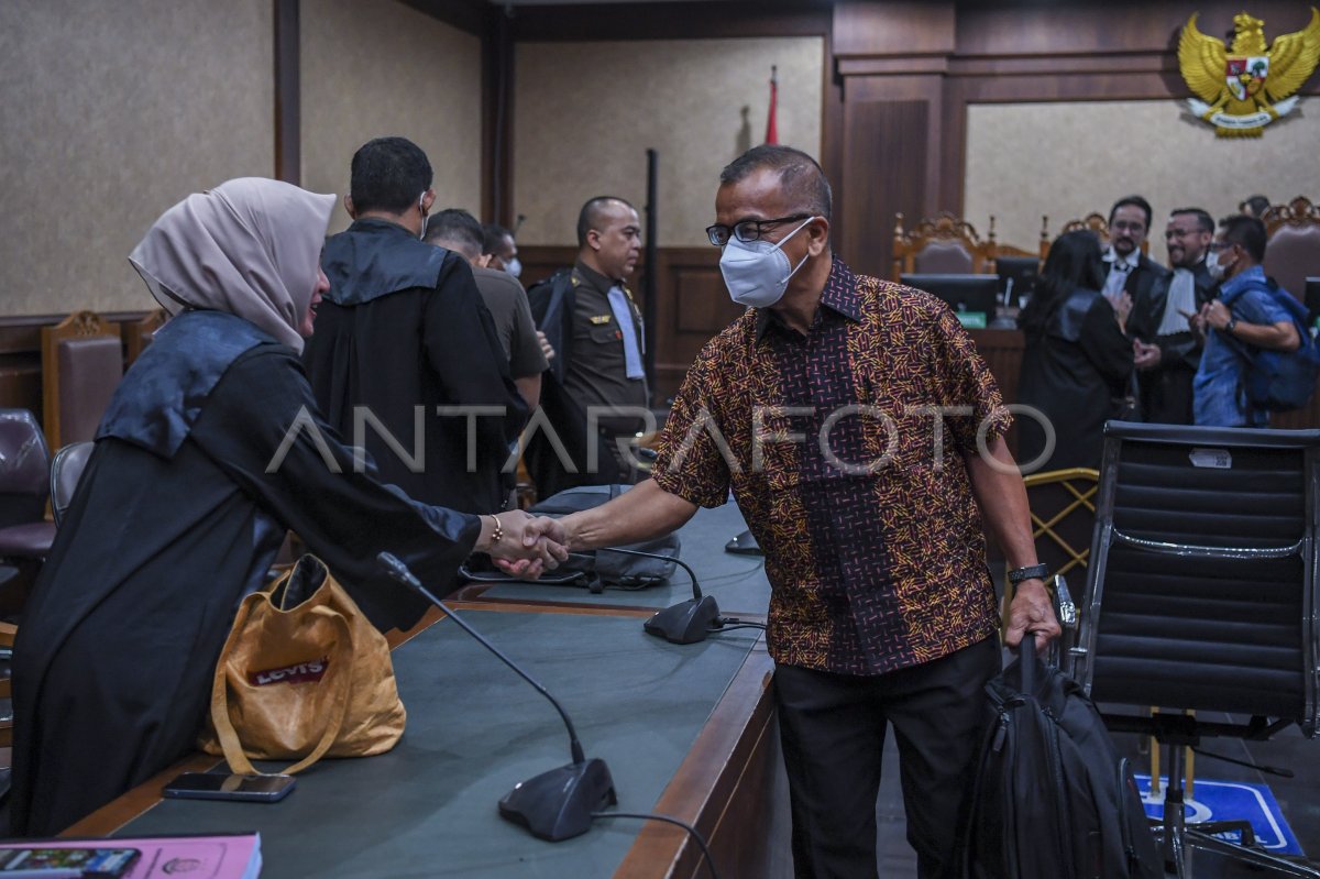 Sidang dakwaan kasus korupsi pengadaan pesawat Garuda Indonesia ... Sidang dakwaan kasus korupsi pengadaan pesawat Garuda Indonesia ...