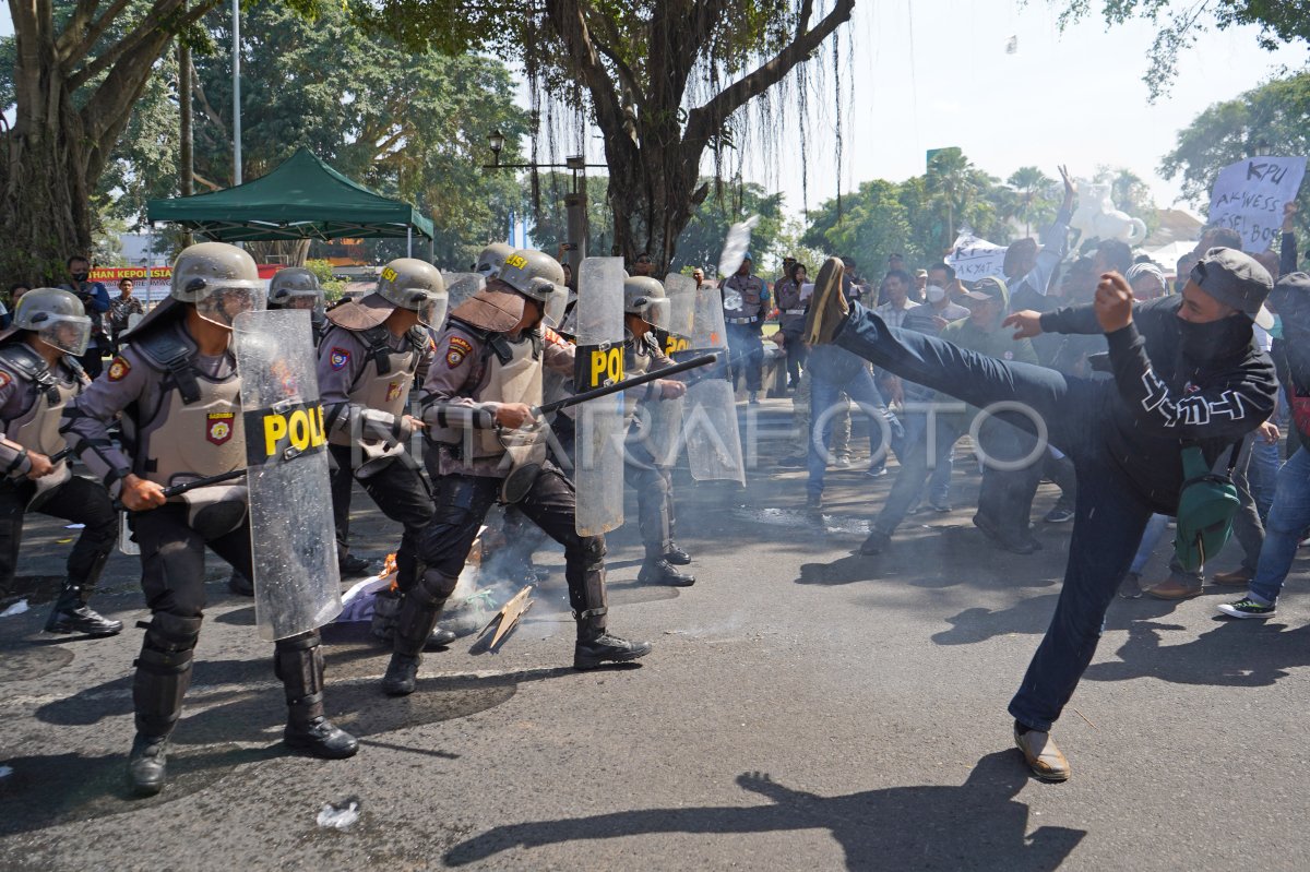 Latihan Sispamkota di Magelang | ANTARA Foto