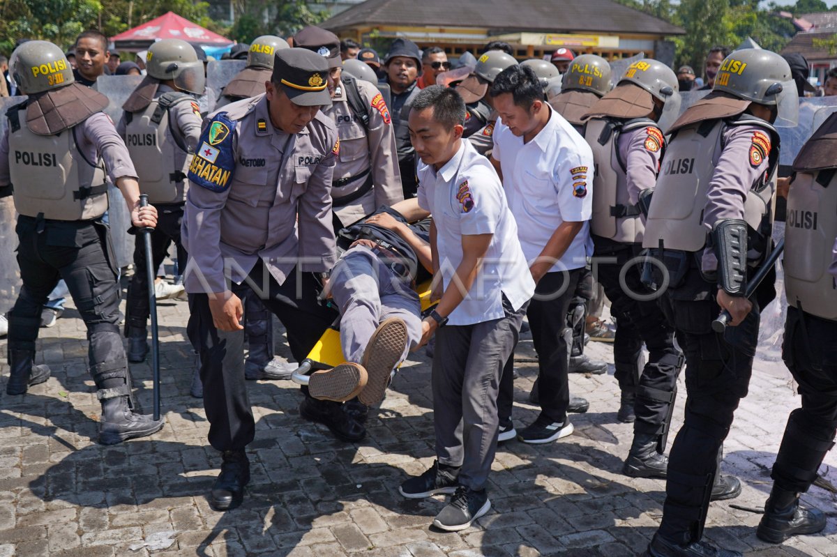 Latihan Sispamkota di Temanggung | ANTARA Foto