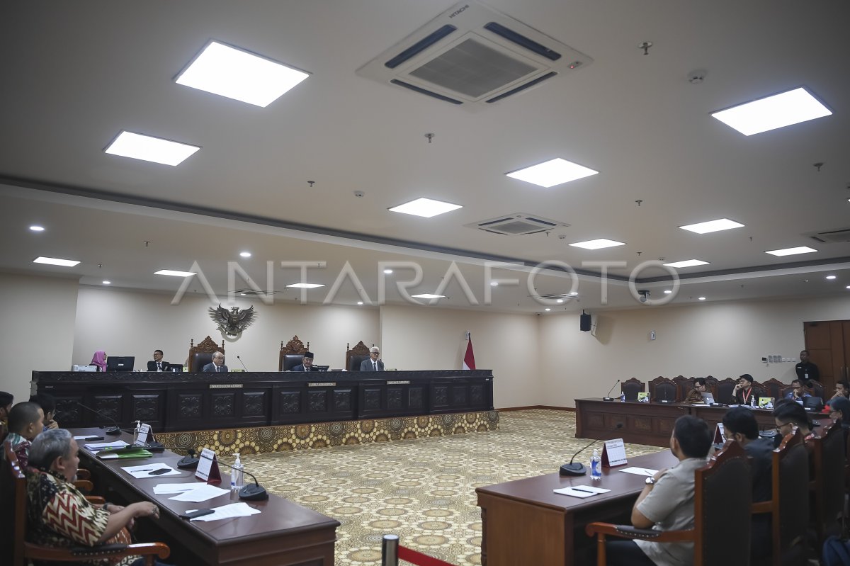 Sidang dugaan pelanggaran kode etik hakim konstitusi | ANTARA Foto Sidang dugaan pelanggaran kode etik hakim konstitusi | ANTARA Foto
