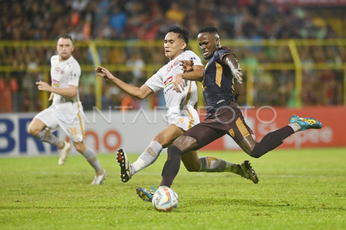 PSM Makassar kalah dari Persija Jakarta | ANTARA Foto PSM Makassar kalah dari Persija Jakarta | ANTARA Foto