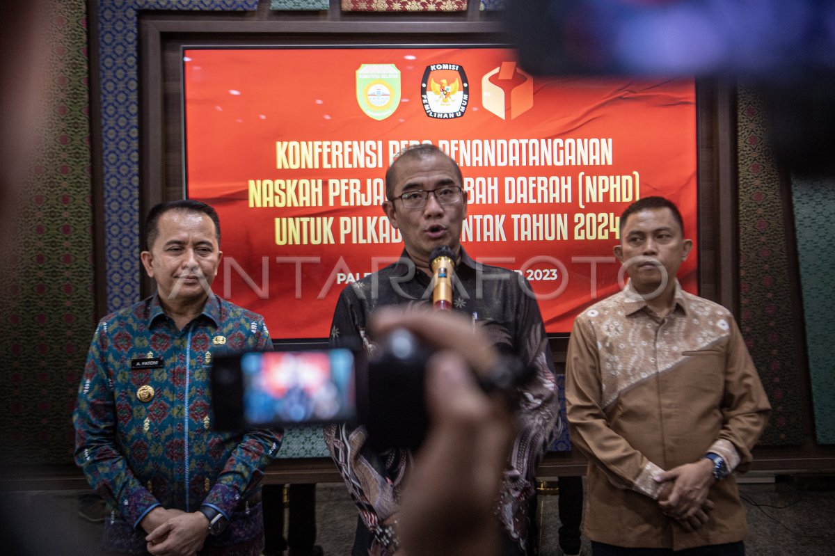 Penandatanganan NPHD pendanaan Pilkada serentak di Sumsel | ANTARA Foto