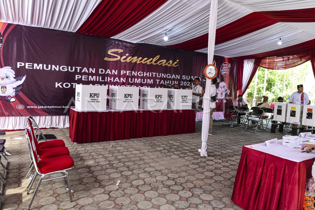 Simulasi pemungutan dan penghitungan suara Pemilu 2024 | ANTARA Foto Simulasi pemungutan dan penghitungan suara Pemilu 2024 | ANTARA Foto