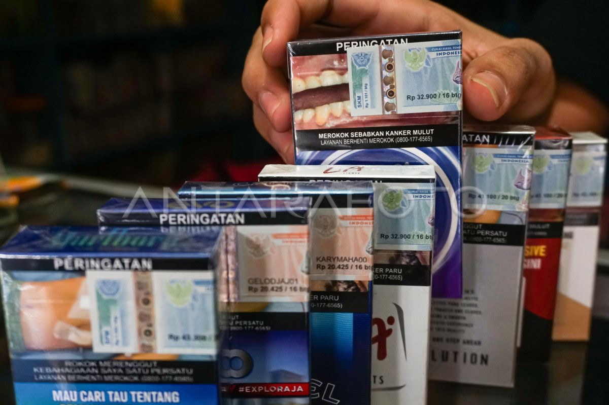 Kenaikan tarif cukai rokok 2024 | ANTARA Foto
