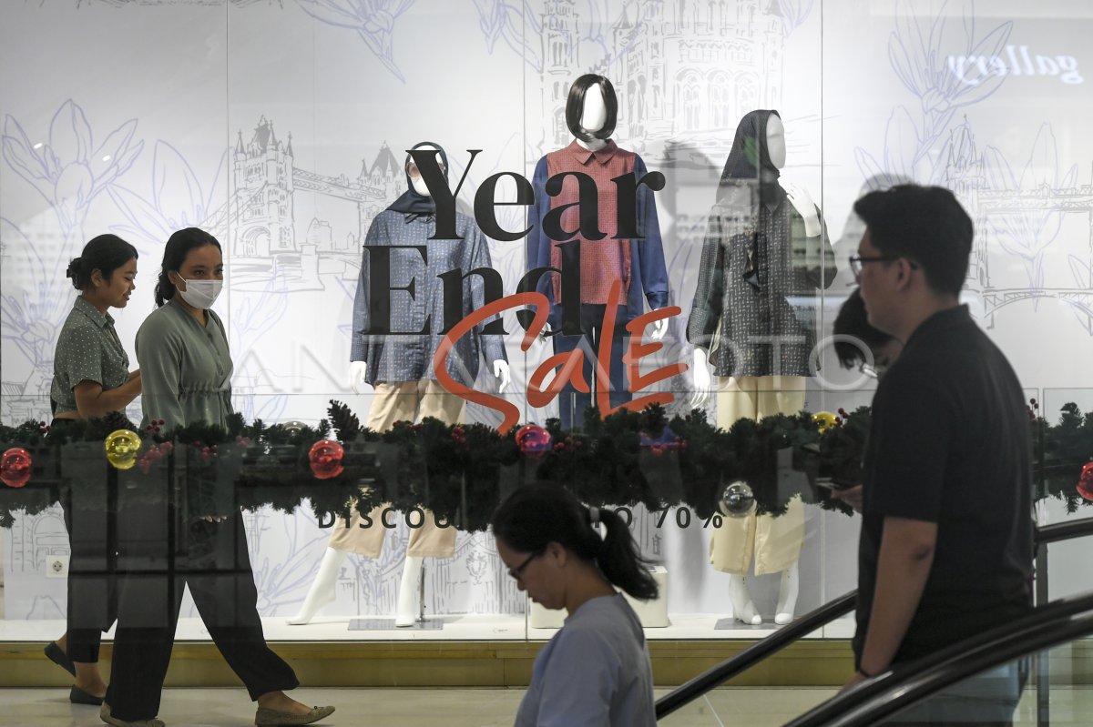 Diskon akhir tahun pusat perbelanjaan | ANTARA Foto