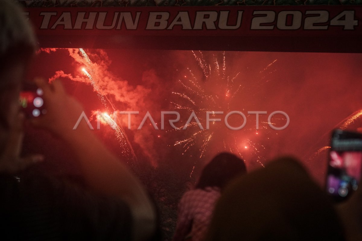 Malam pergantian tahun di Solo | ANTARA Foto